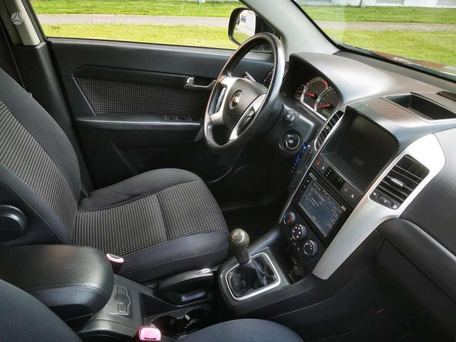 Melns Chevrolet Captiva 2008 Klaipėda, ar dzinēja tilpumu 2.00 L un nobraukumu 194 tūkst. km par 3450 €, foto 18 vietnē AUTOMOTO.COM.LV