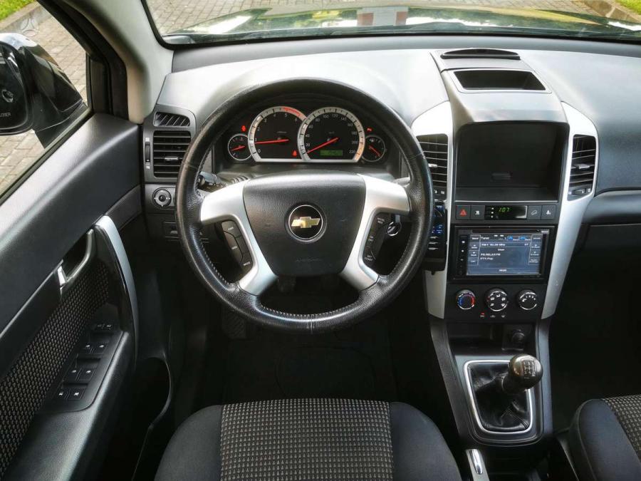 Melns Chevrolet Captiva 2008 Klaipėda, ar dzinēja tilpumu 2.00 L un nobraukumu 194 tūkst. km par 3450 €, foto 19 vietnē AUTOMOTO.COM.LV