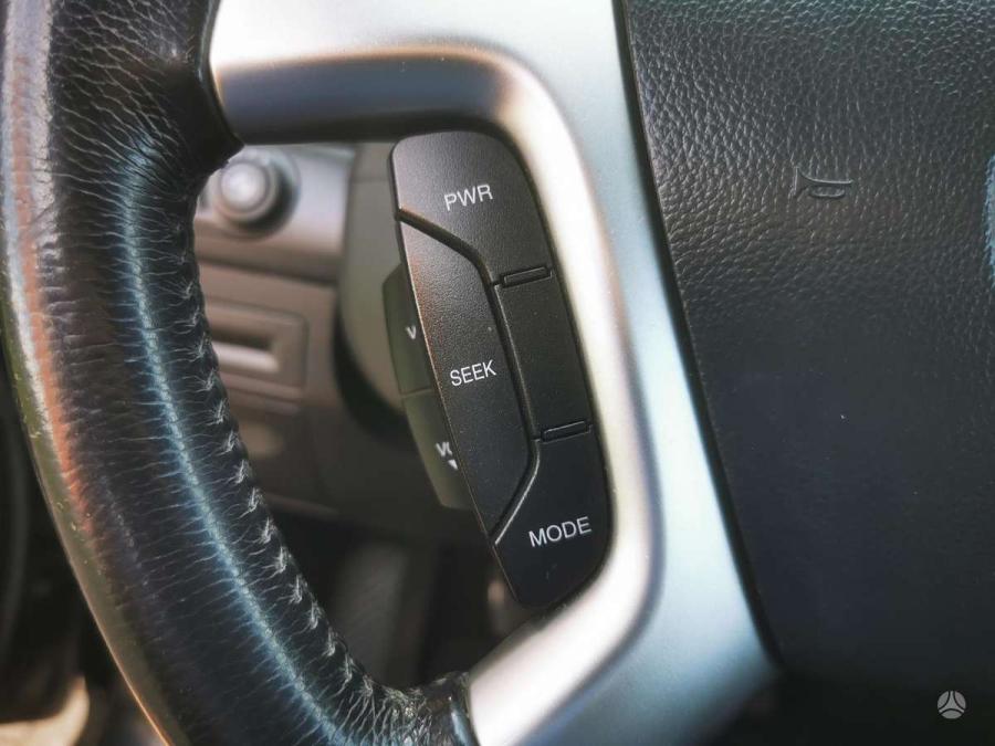 Melns Chevrolet Captiva 2008 Klaipėda, ar dzinēja tilpumu 2.00 L un nobraukumu 194 tūkst. km par 3450 €, foto 28 vietnē AUTOMOTO.COM.LV