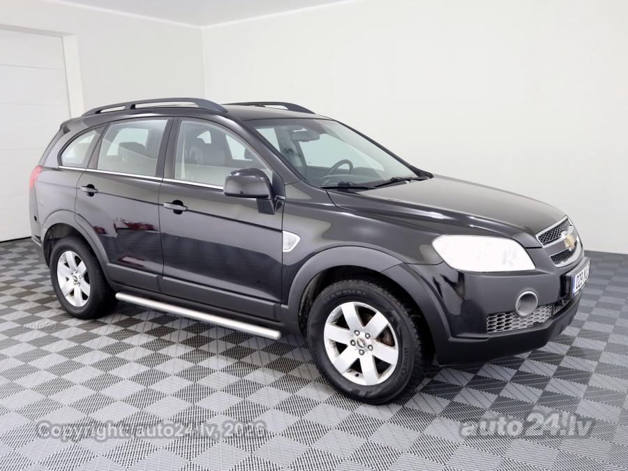 Black Chevrolet Captiva 2008 in Tallinn, with an engine capacity of 2.00 L and mileage of 299 thousand km for 2399 €, photo 1 on AUTOMOTO.COM.LV
