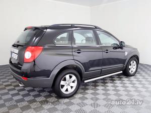 Black Chevrolet Captiva 2008 in Tallinn, with an engine capacity of 2.00 L and mileage of 299 thousand km for 2399 €, photo 4 on AUTOMOTO.COM.LV
