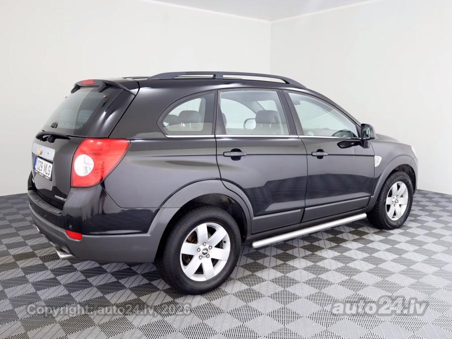 Black Chevrolet Captiva 2008 in Tallinn, with an engine capacity of 2.00 L and mileage of 299 thousand km for 2399 €, photo 4 on AUTOMOTO.COM.LV