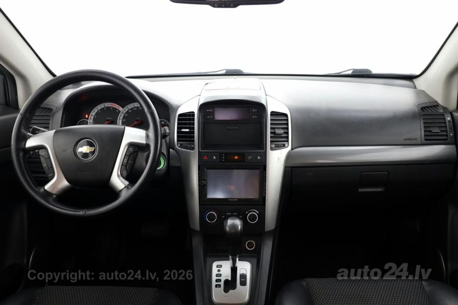 Black Chevrolet Captiva 2008 in Tallinn, with an engine capacity of 2.00 L and mileage of 299 thousand km for 2399 €, photo 6 on AUTOMOTO.COM.LV