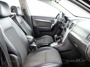 Black Chevrolet Captiva 2008 in Tallinn, with an engine capacity of 2.00 L and mileage of 299 thousand km for 2399 €, photo 7 on AUTOMOTO.COM.LV