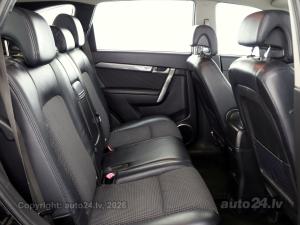 Black Chevrolet Captiva 2008 in Tallinn, with an engine capacity of 2.00 L and mileage of 299 thousand km for 2399 €, photo 8 on AUTOMOTO.COM.LV