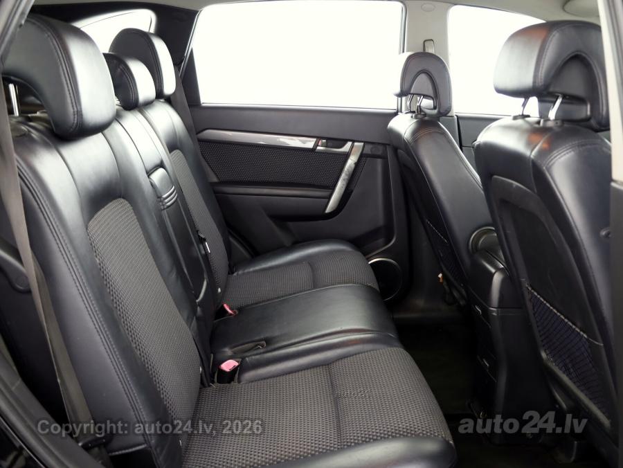 Black Chevrolet Captiva 2008 in Tallinn, with an engine capacity of 2.00 L and mileage of 299 thousand km for 2399 €, photo 8 on AUTOMOTO.COM.LV