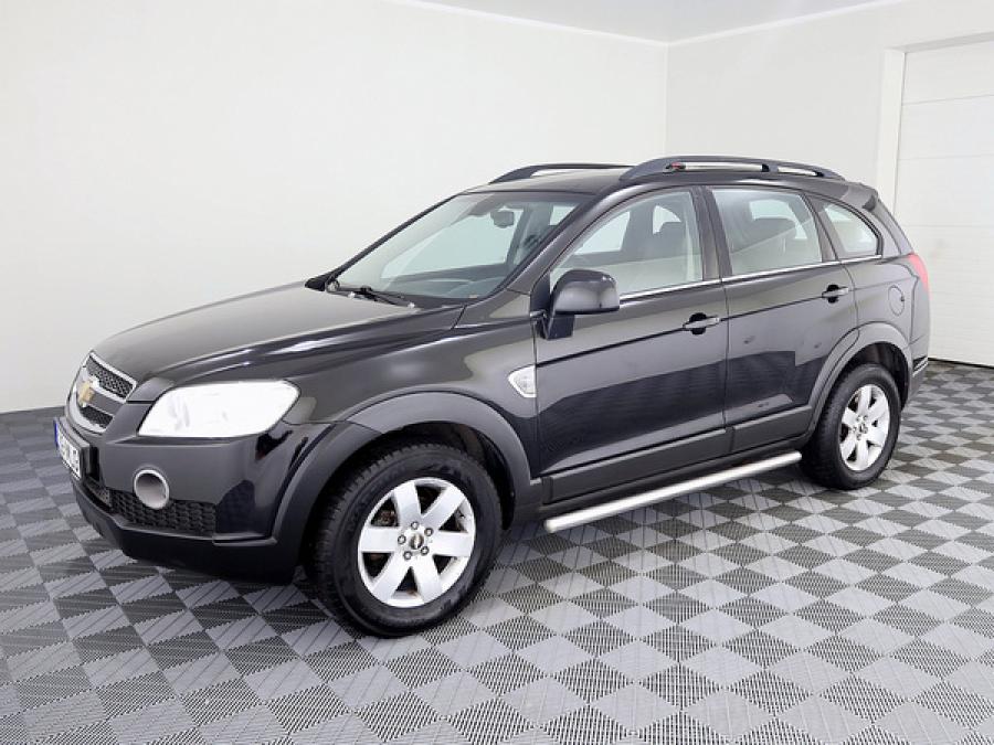 Melns Chevrolet Captiva 2008 Tallina, ar dzinēja tilpumu 2.00 L un nobraukumu 299 tūkst. km par 2399 €, foto 3 vietnē AUTOMOTO.COM.LV