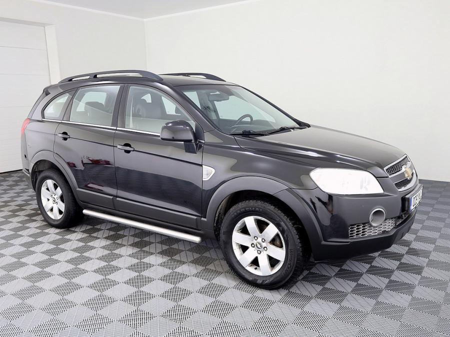 Melns Chevrolet Captiva 2008 Tallina, ar dzinēja tilpumu 2.00 L un nobraukumu 299 tūkst. km par 2399 €, foto 10 vietnē AUTOMOTO.COM.LV