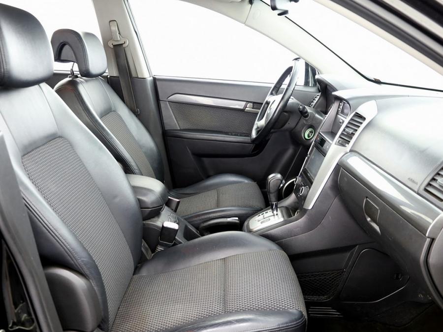 Melns Chevrolet Captiva 2008 Tallina, ar dzinēja tilpumu 2.00 L un nobraukumu 299 tūkst. km par 2399 €, foto 15 vietnē AUTOMOTO.COM.LV