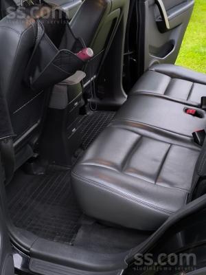 Black Chevrolet Captiva 2008 in Riga, with an engine capacity of 2.00 L and mileage of 302 thousand km for 4100 €, photo 7 on AUTOMOTO.COM.LV