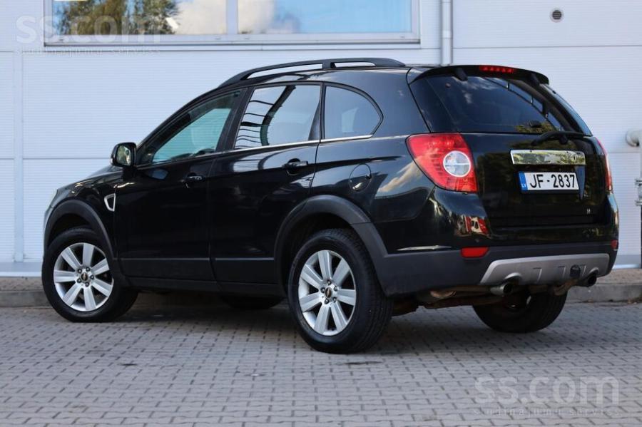 Melns Chevrolet Captiva 2008 Rīga, ar dzinēja tilpumu 2.00 L un nobraukumu 194 tūkst. km par 1995 €, foto 4 vietnē AUTOMOTO.COM.LV