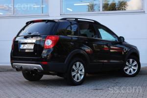 Melns Chevrolet Captiva 2008 Rīga, ar dzinēja tilpumu 2.00 L un nobraukumu 194 tūkst. km par 1995 €, foto 5 vietnē AUTOMOTO.COM.LV
