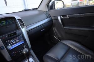 Melns Chevrolet Captiva 2008 Rīga, ar dzinēja tilpumu 2.00 L un nobraukumu 194 tūkst. km par 1995 €, foto 8 vietnē AUTOMOTO.COM.LV