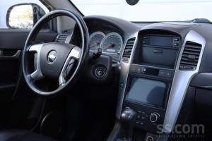 Melns Chevrolet Captiva 2008 Rīga, ar dzinēja tilpumu 2.00 L un nobraukumu 194 tūkst. km par 1995 €, foto 11 vietnē AUTOMOTO.COM.LV
