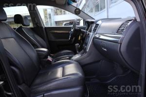 Melns Chevrolet Captiva 2008 Rīga, ar dzinēja tilpumu 2.00 L un nobraukumu 194 tūkst. km par 1995 €, foto 12 vietnē AUTOMOTO.COM.LV