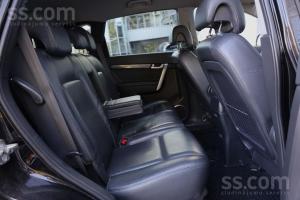 Melns Chevrolet Captiva 2008 Rīga, ar dzinēja tilpumu 2.00 L un nobraukumu 194 tūkst. km par 1995 €, foto 16 vietnē AUTOMOTO.COM.LV