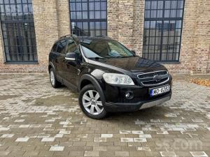 Melns Chevrolet Captiva 2008 Rīga, ar dzinēja tilpumu 2.00 L un nobraukumu 271 tūkst. km par 2700 €, foto 3 vietnē AUTOMOTO.COM.LV