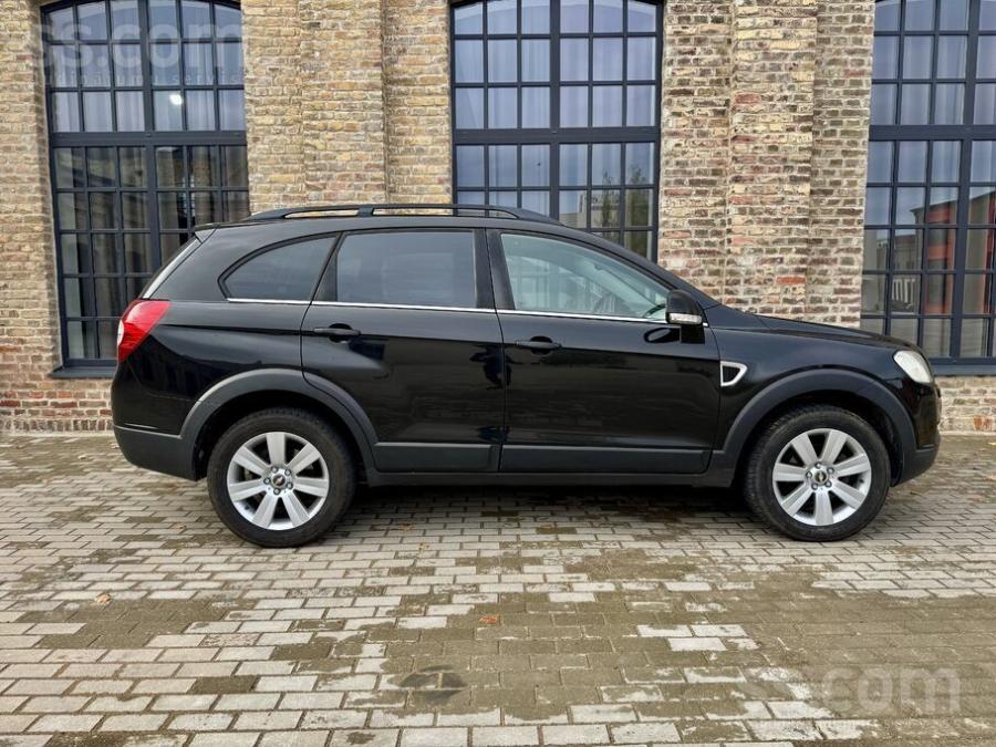 Melns Chevrolet Captiva 2008 Rīga, ar dzinēja tilpumu 2.00 L un nobraukumu 271 tūkst. km par 2700 €, foto 7 vietnē AUTOMOTO.COM.LV