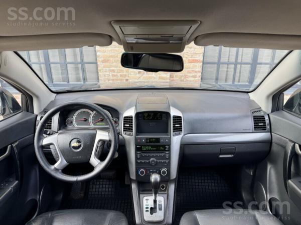 Black Chevrolet Captiva 2008 in Riga, with an engine capacity of 2.00 L and mileage of 271 thousand km for 2700 €, photo 8 on AUTOMOTO.COM.LV