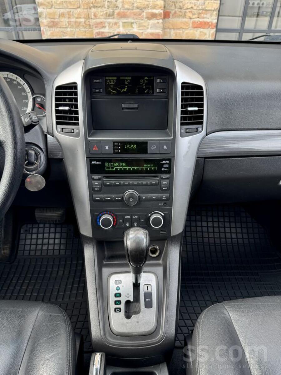 Melns Chevrolet Captiva 2008 Rīga, ar dzinēja tilpumu 2.00 L un nobraukumu 271 tūkst. km par 2700 €, foto 10 vietnē AUTOMOTO.COM.LV