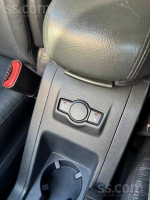 Melns Chevrolet Captiva 2008 Rīga, ar dzinēja tilpumu 2.00 L un nobraukumu 271 tūkst. km par 2700 €, foto 11 vietnē AUTOMOTO.COM.LV
