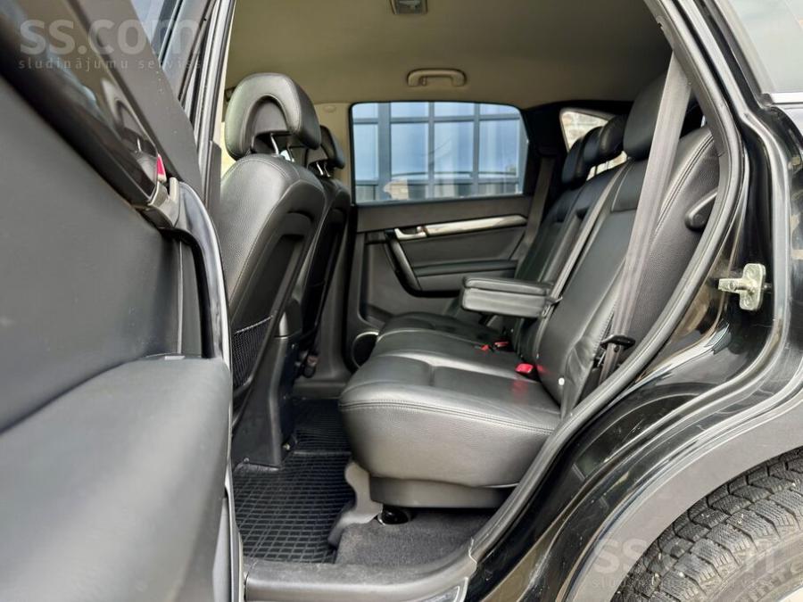 Melns Chevrolet Captiva 2008 Rīga, ar dzinēja tilpumu 2.00 L un nobraukumu 271 tūkst. km par 2700 €, foto 13 vietnē AUTOMOTO.COM.LV