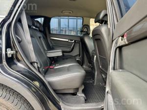 Melns Chevrolet Captiva 2008 Rīga, ar dzinēja tilpumu 2.00 L un nobraukumu 271 tūkst. km par 2700 €, foto 15 vietnē AUTOMOTO.COM.LV