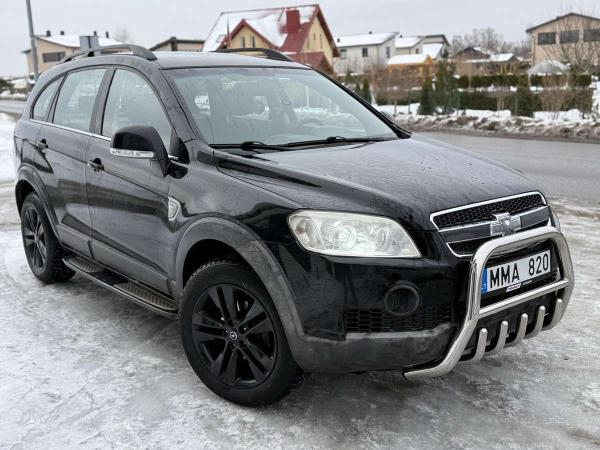 Melns Chevrolet Captiva 2009 Viļņa, ar dzinēja tilpumu 1.99 L un nobraukumu 331 tūkst. km par 3200 €, foto 2 vietnē AUTOMOTO.COM.LV