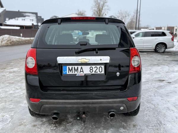 Melns Chevrolet Captiva 2009 Viļņa, ar dzinēja tilpumu 1.99 L un nobraukumu 331 tūkst. km par 3200 €, foto 5 vietnē AUTOMOTO.COM.LV