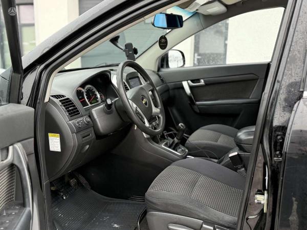 Melns Chevrolet Captiva 2009 Viļņa, ar dzinēja tilpumu 1.99 L un nobraukumu 331 tūkst. km par 3200 €, foto 8 vietnē AUTOMOTO.COM.LV