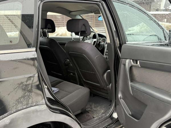 Black Chevrolet Captiva 2009 in Vilnius, with an engine capacity of 1.99 L and mileage of 331 thousand km for 3200 €, photo 11 on AUTOMOTO.COM.LV