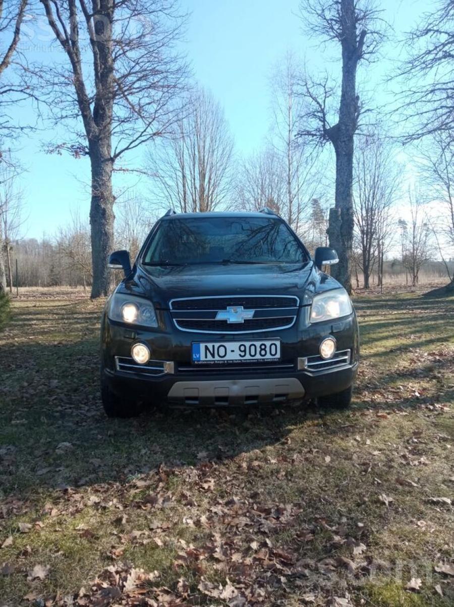 Black Chevrolet Captiva 2009 in Riga, with an engine capacity of 2.00 L and mileage of 176 thousand km for 3500 €, photo 1 on AUTOMOTO.COM.LV