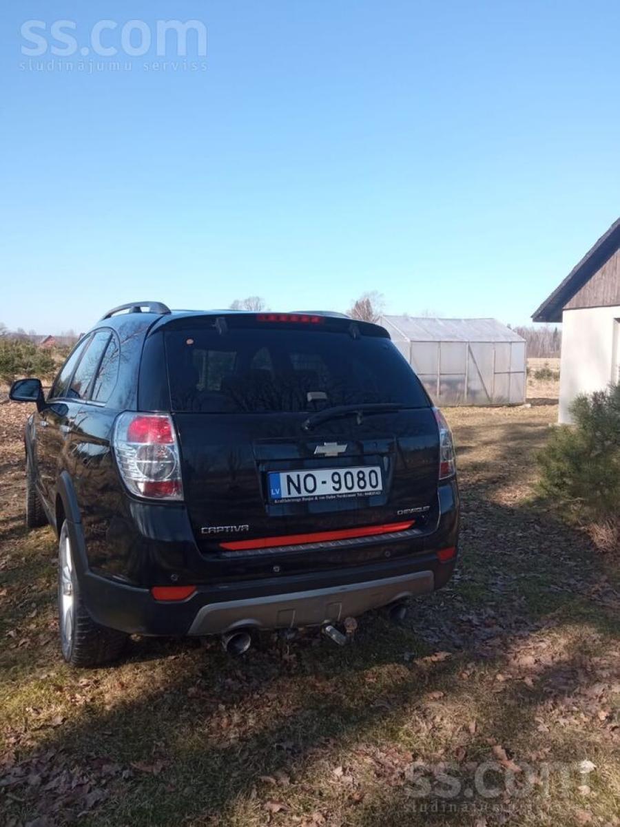 Black Chevrolet Captiva 2009 in Riga, with an engine capacity of 2.00 L and mileage of 176 thousand km for 3500 €, photo 5 on AUTOMOTO.COM.LV