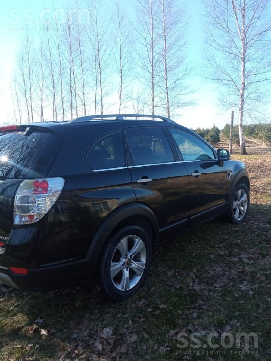 Black Chevrolet Captiva 2009 in Riga, with an engine capacity of 2.00 L and mileage of 176 thousand km for 3500 €, photo 7 on AUTOMOTO.COM.LV