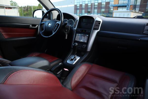 Melns Chevrolet Captiva 2009 Rīga, ar dzinēja tilpumu 2.00 L un nobraukumu 178 tūkst. km par 4490 €, foto 10 vietnē AUTOMOTO.COM.LV