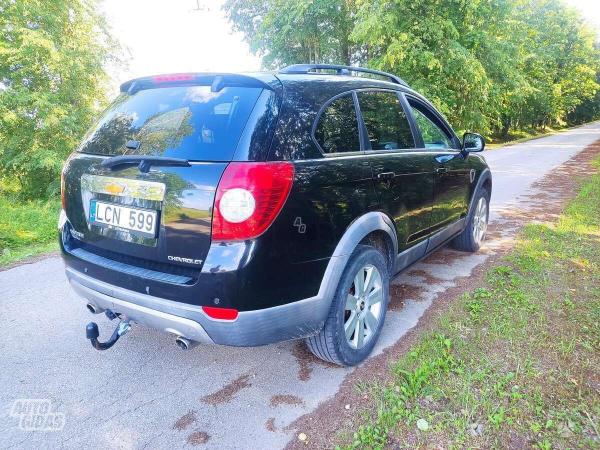 Black Chevrolet Captiva 2009 in Panevezys, with an engine capacity of 2.00 L and mileage of 290 thousand km for 2550 €, photo 7 on AUTOMOTO.COM.LV