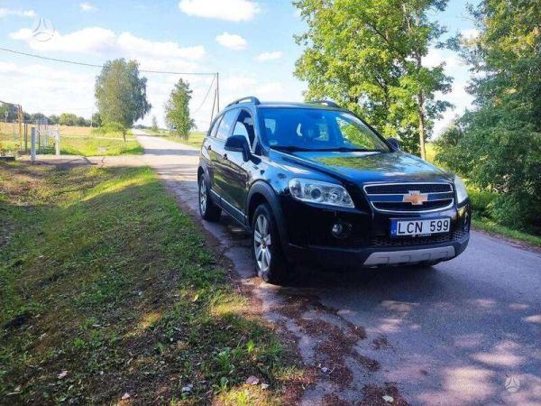 Melns Chevrolet Captiva 2009 Panevēža, ar dzinēja tilpumu 2.00 L un nobraukumu 280 tūkst. km par 2550 €, foto 2 vietnē AUTOMOTO.COM.LV