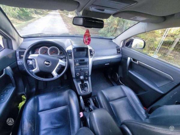 Melns Chevrolet Captiva 2009 Panevēža, ar dzinēja tilpumu 2.00 L un nobraukumu 280 tūkst. km par 2550 €, foto 7 vietnē AUTOMOTO.COM.LV