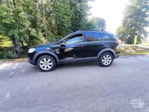 Black Chevrolet Captiva 2009 in Panevezys, with an engine capacity of 2.00 L and mileage of 290 thousand km for 2550 €, photo 5 on AUTOMOTO.COM.LV