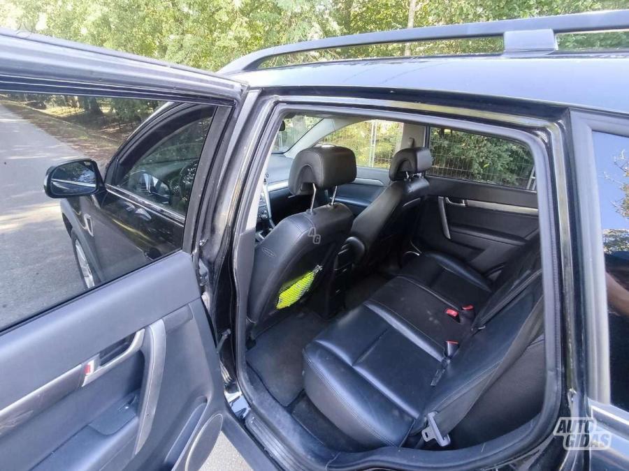 Black Chevrolet Captiva 2009 in Panevezys, with an engine capacity of 2.00 L and mileage of 290 thousand km for 2550 €, photo 11 on AUTOMOTO.COM.LV