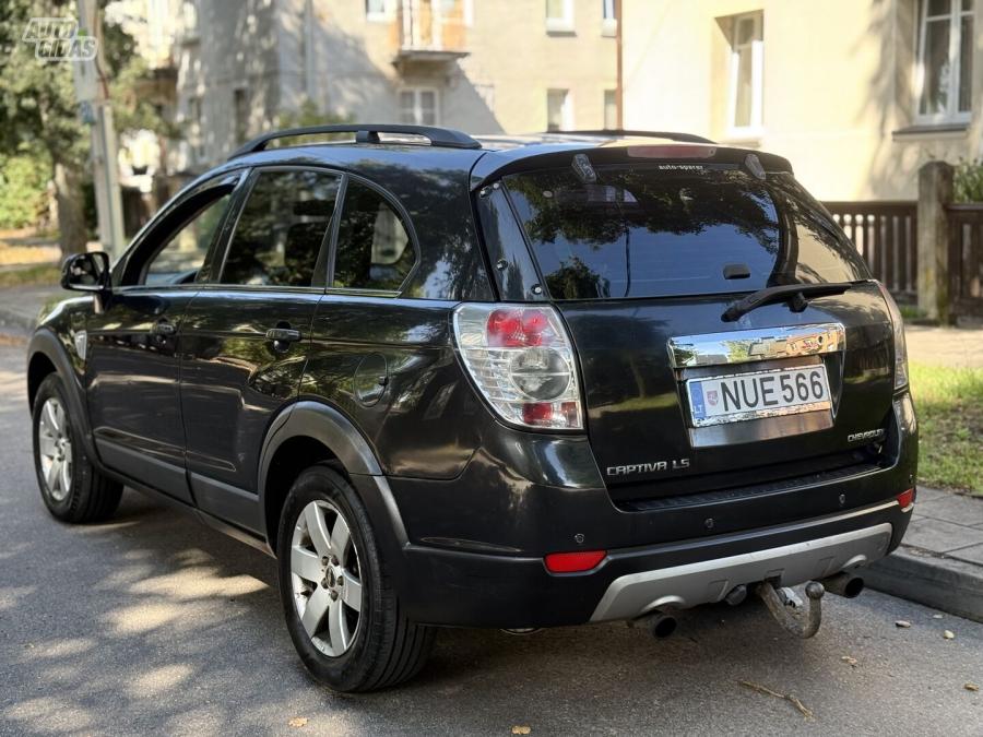 Melns Chevrolet Captiva 2009 Viļņa, ar dzinēja tilpumu 2.00 L un nobraukumu 365 tūkst. km par 2200 €, foto 7 vietnē AUTOMOTO.COM.LV