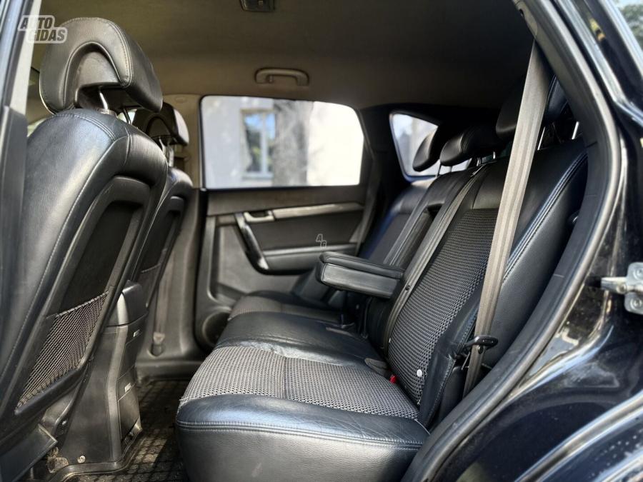 Melns Chevrolet Captiva 2009 Viļņa, ar dzinēja tilpumu 2.00 L un nobraukumu 365 tūkst. km par 2200 €, foto 9 vietnē AUTOMOTO.COM.LV