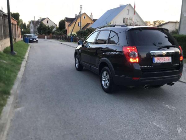 Black Chevrolet Captiva 2009 in Alytus, with an engine capacity of 2.40 L and mileage of 175 thousand km for 3999 €, photo 7 on AUTOMOTO.COM.LV