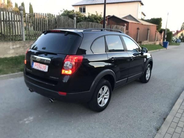 Black Chevrolet Captiva 2009 in Alytus, with an engine capacity of 2.40 L and mileage of 175 thousand km for 3999 €, photo 8 on AUTOMOTO.COM.LV