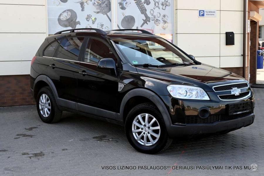 Black Chevrolet Captiva 2009 in Kretinga, with an engine capacity of 2.40 L and mileage of 216 thousand km for 3999 €, photo 1 on AUTOMOTO.COM.LV