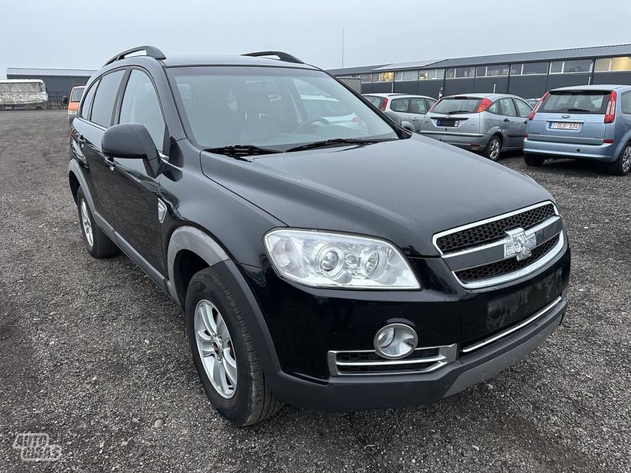 Melns Chevrolet Captiva 2010 Giraitė, ar dzinēja tilpumu 2.00 L un nobraukumu 246 tūkst. km par 3150 €, foto 3 vietnē AUTOMOTO.COM.LV