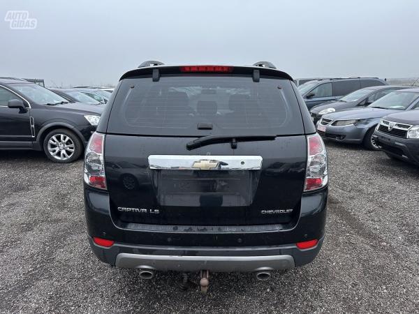 Melns Chevrolet Captiva 2010 Giraitė, ar dzinēja tilpumu 2.00 L un nobraukumu 246 tūkst. km par 3150 €, foto 6 vietnē AUTOMOTO.COM.LV