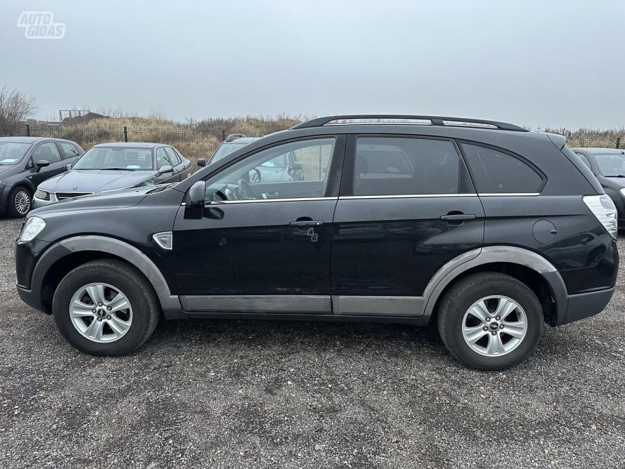 Melns Chevrolet Captiva 2010 Giraitė, ar dzinēja tilpumu 2.00 L un nobraukumu 246 tūkst. km par 3150 €, foto 8 vietnē AUTOMOTO.COM.LV