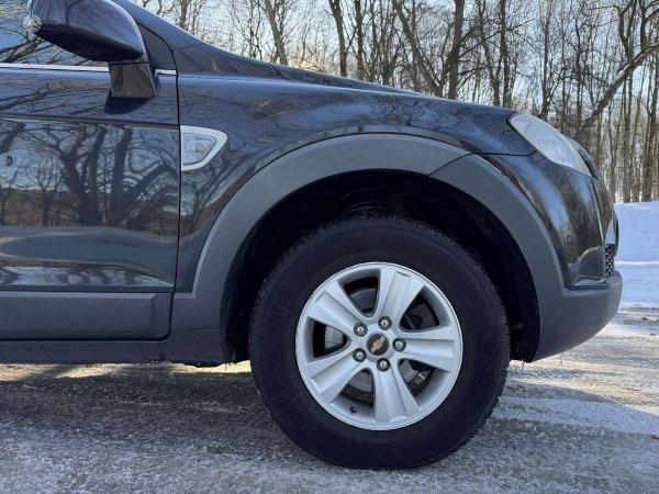 Melns Chevrolet Captiva 2010 Viļņa, ar dzinēja tilpumu 1.99 L un nobraukumu 223 tūkst. km par 3590 €, foto 23 vietnē AUTOMOTO.COM.LV