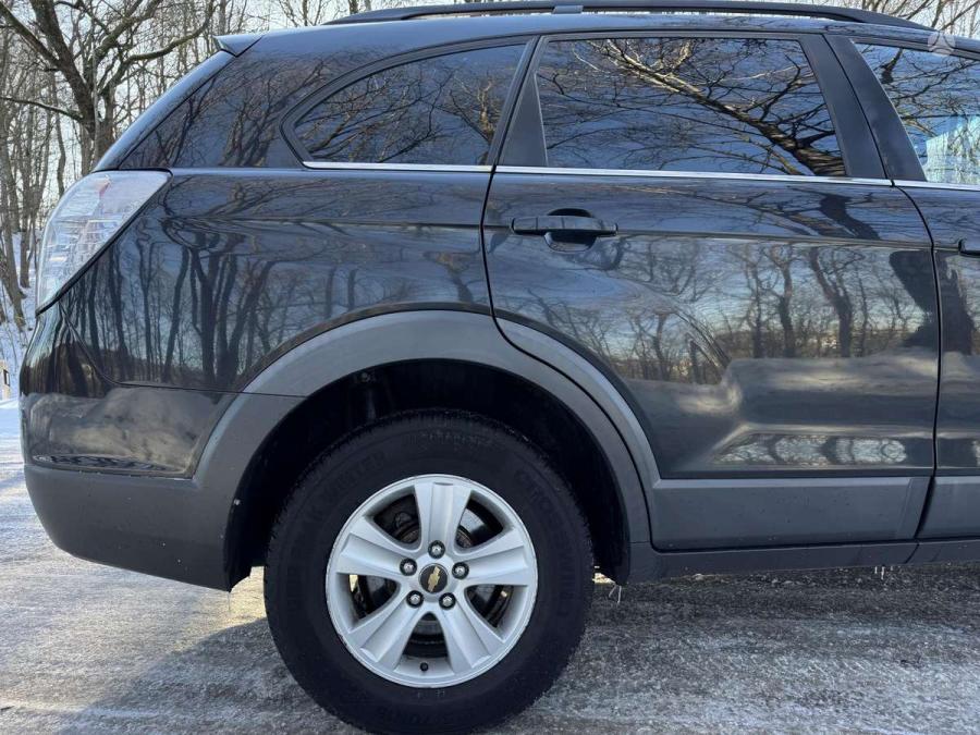 Black Chevrolet Captiva 2010 in Vilnius, with an engine capacity of 1.99 L and mileage of 223 thousand km for 3590 €, photo 24 on AUTOMOTO.COM.LV